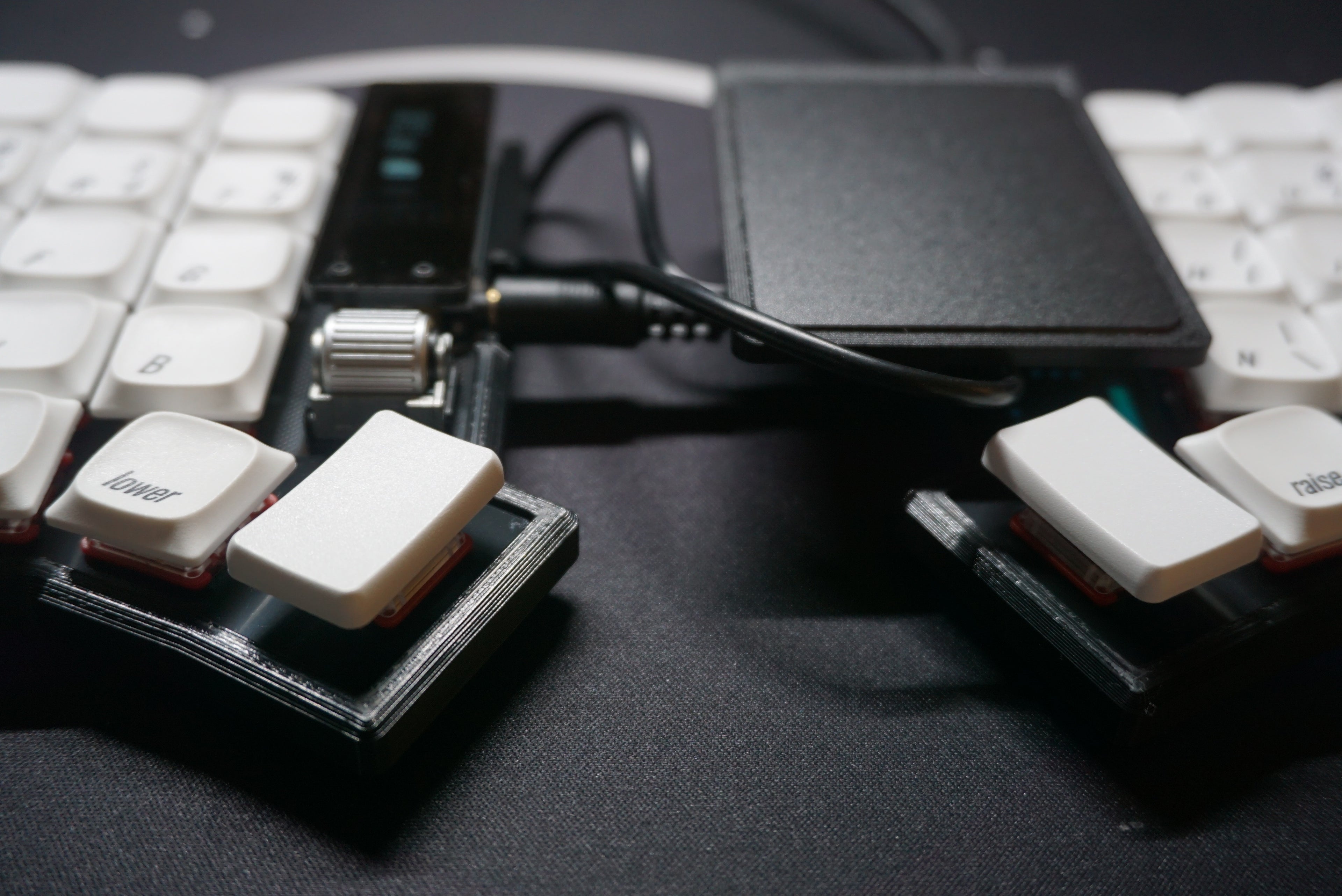 XCMKB - split keyboard with pointing device